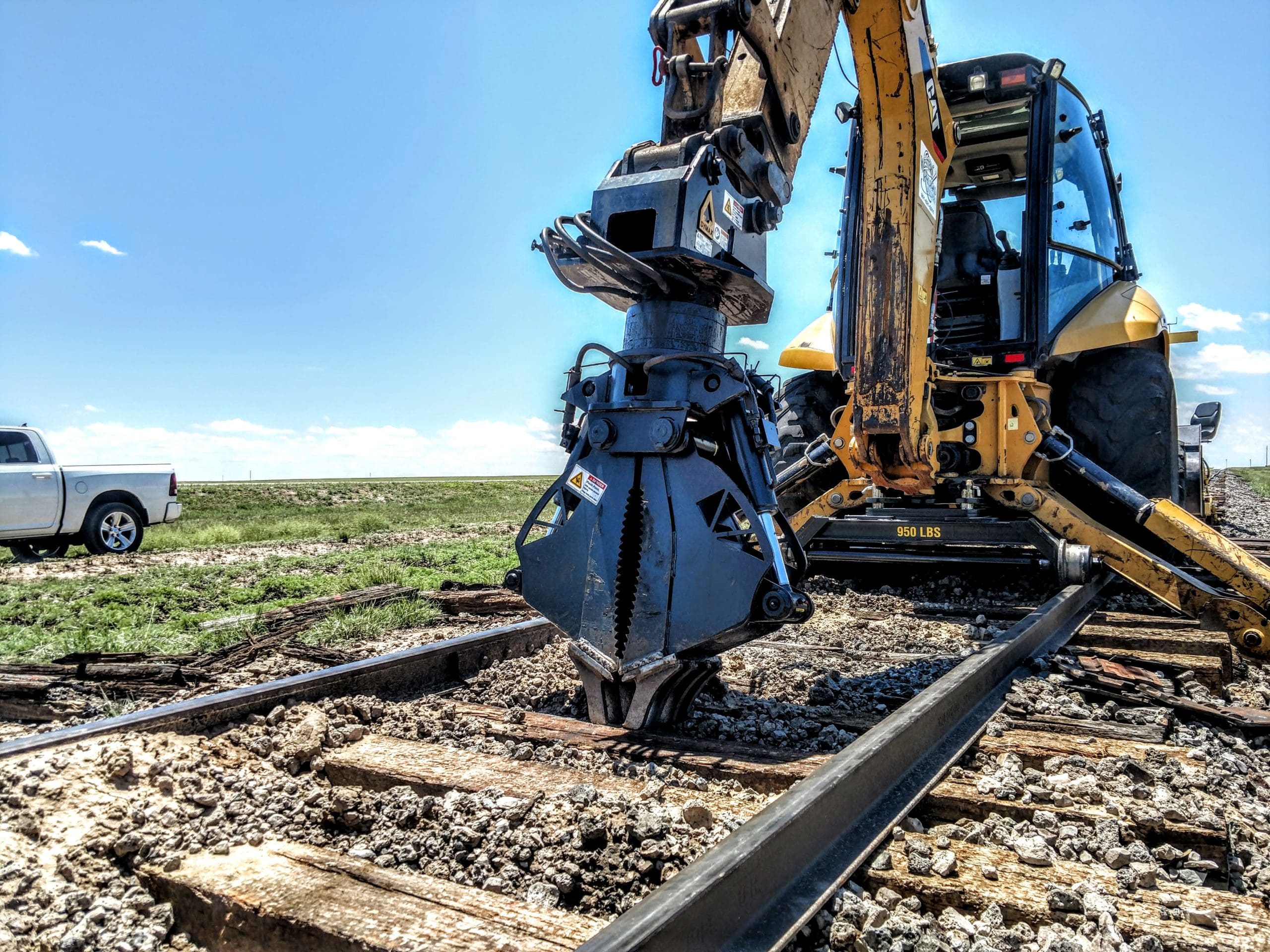 Cribbing Clam Bucket - DYMAXRAIL