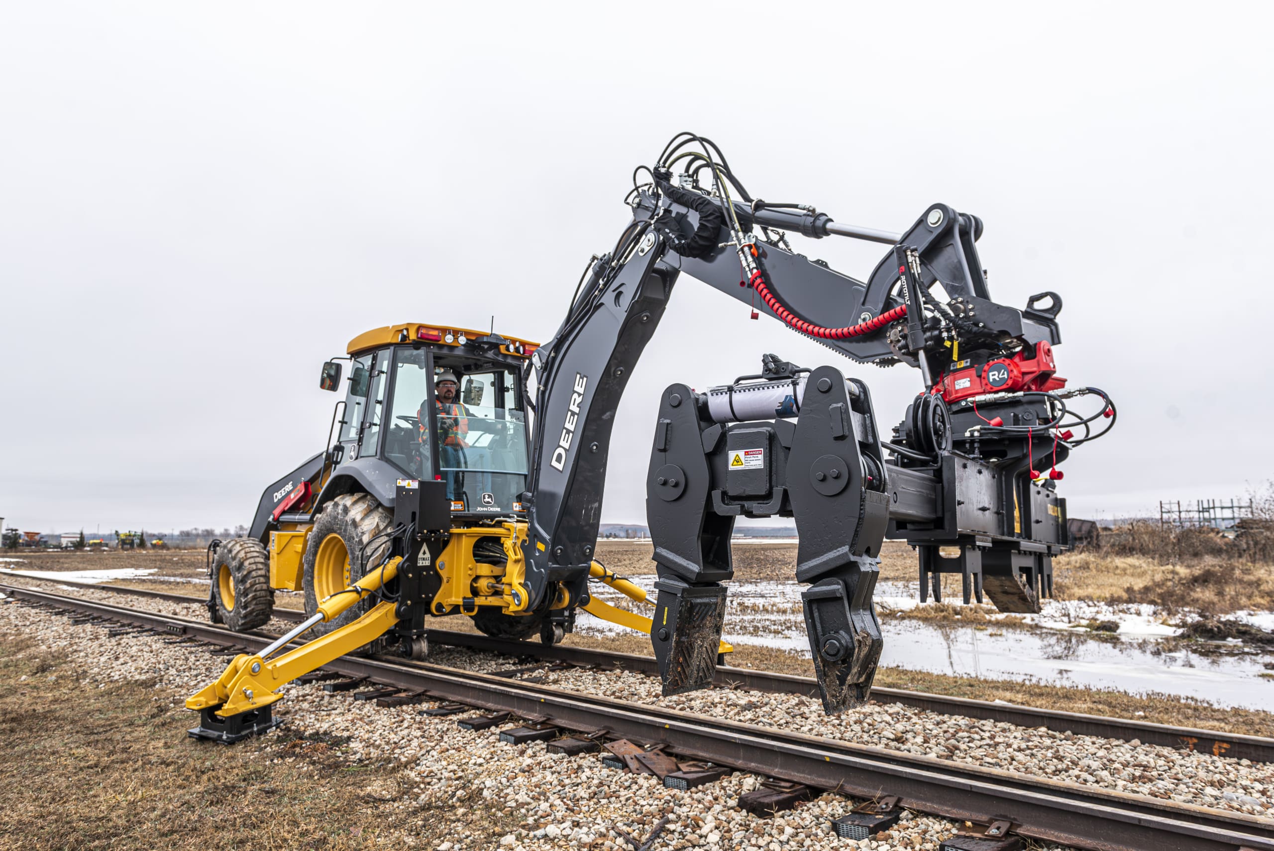 Rail Tie Handler - DYMAXRAIL