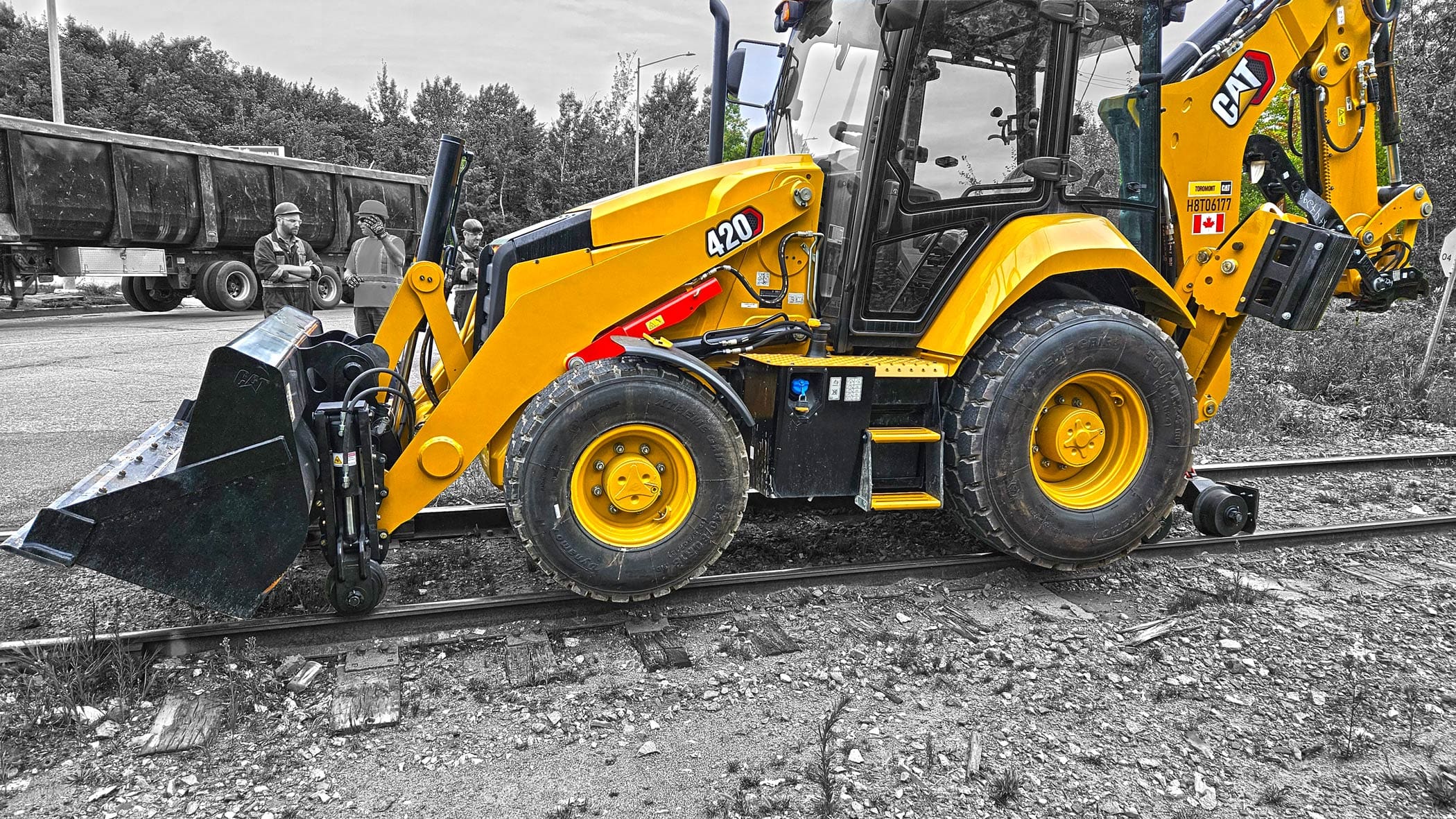 Lo-Pro Hi-Rail System for Cat 416, 420 & 430 Backhoes | DYMAXRAIL